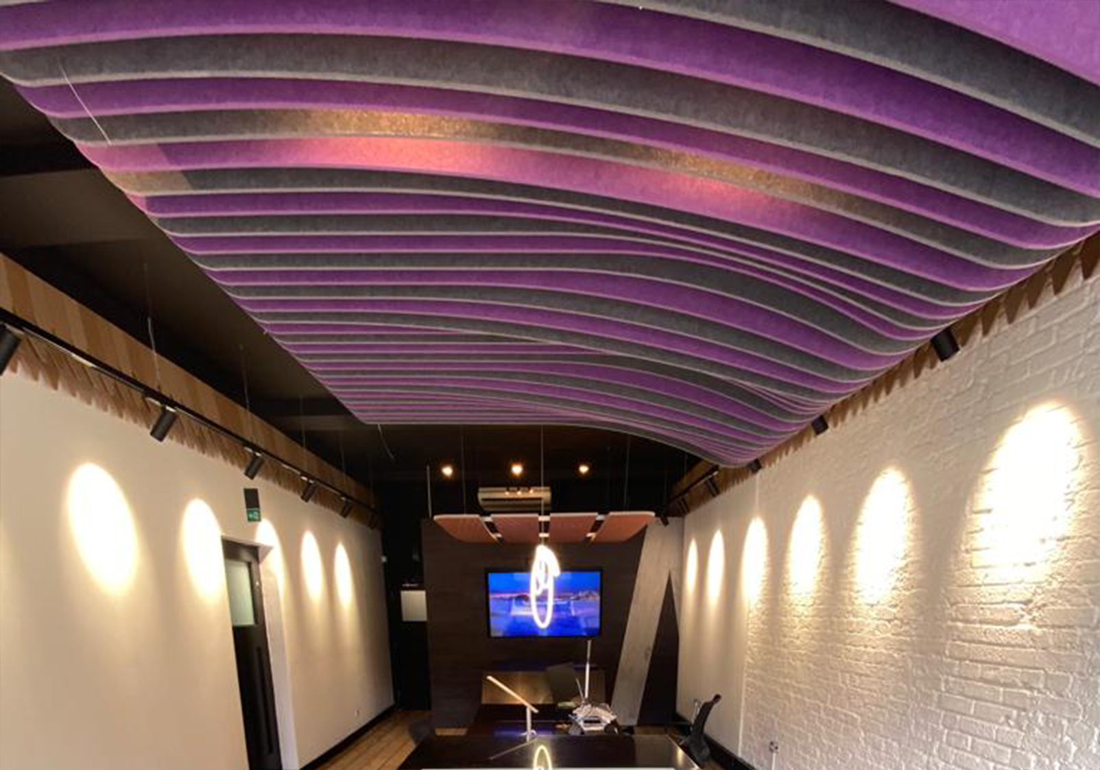 Ascot Signs Showroom | Acoufelt